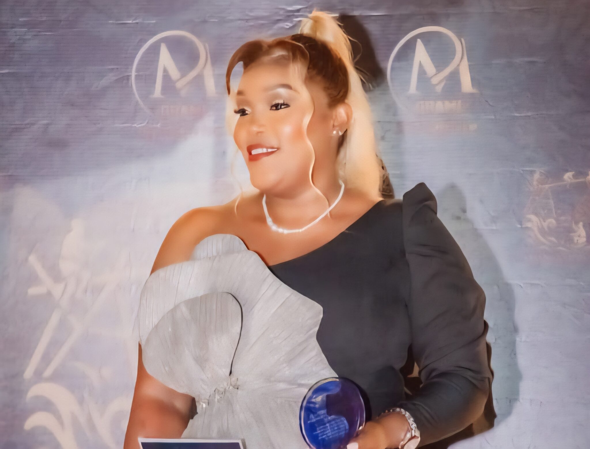 Kisangani : Blandine Kabongo remporte le trophée «Awards de meilleure ...